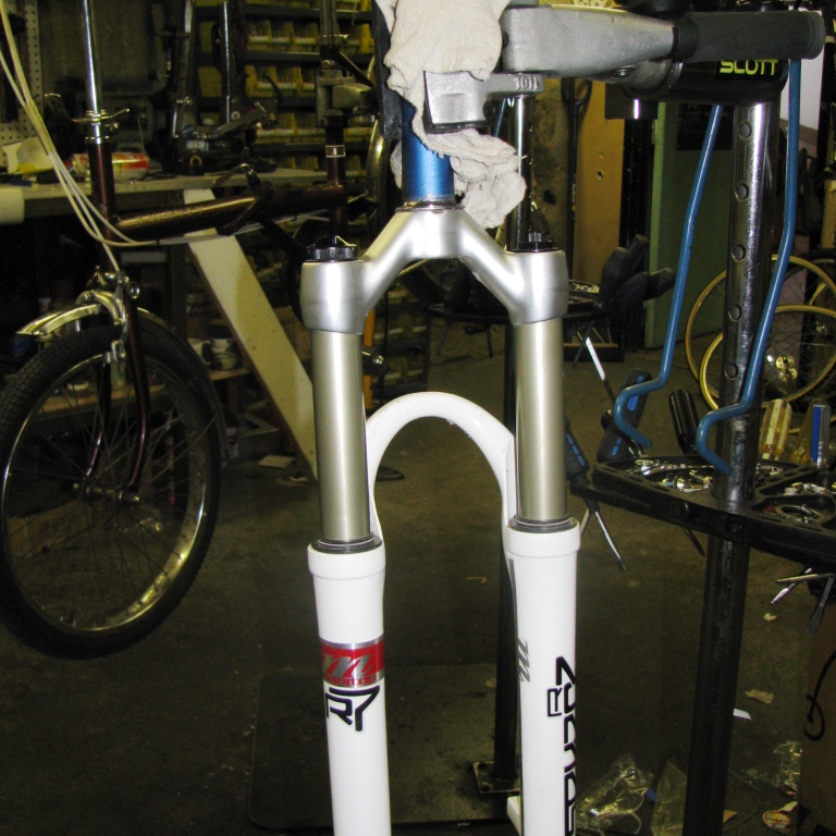 Mountain Bike Fork Servicing (Manitou) - Singletracks Mountain Bike News