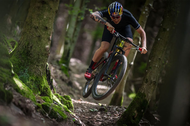 All New Specialized Epic FSR Goes Single Pivot, Frame Drops More Than a ...