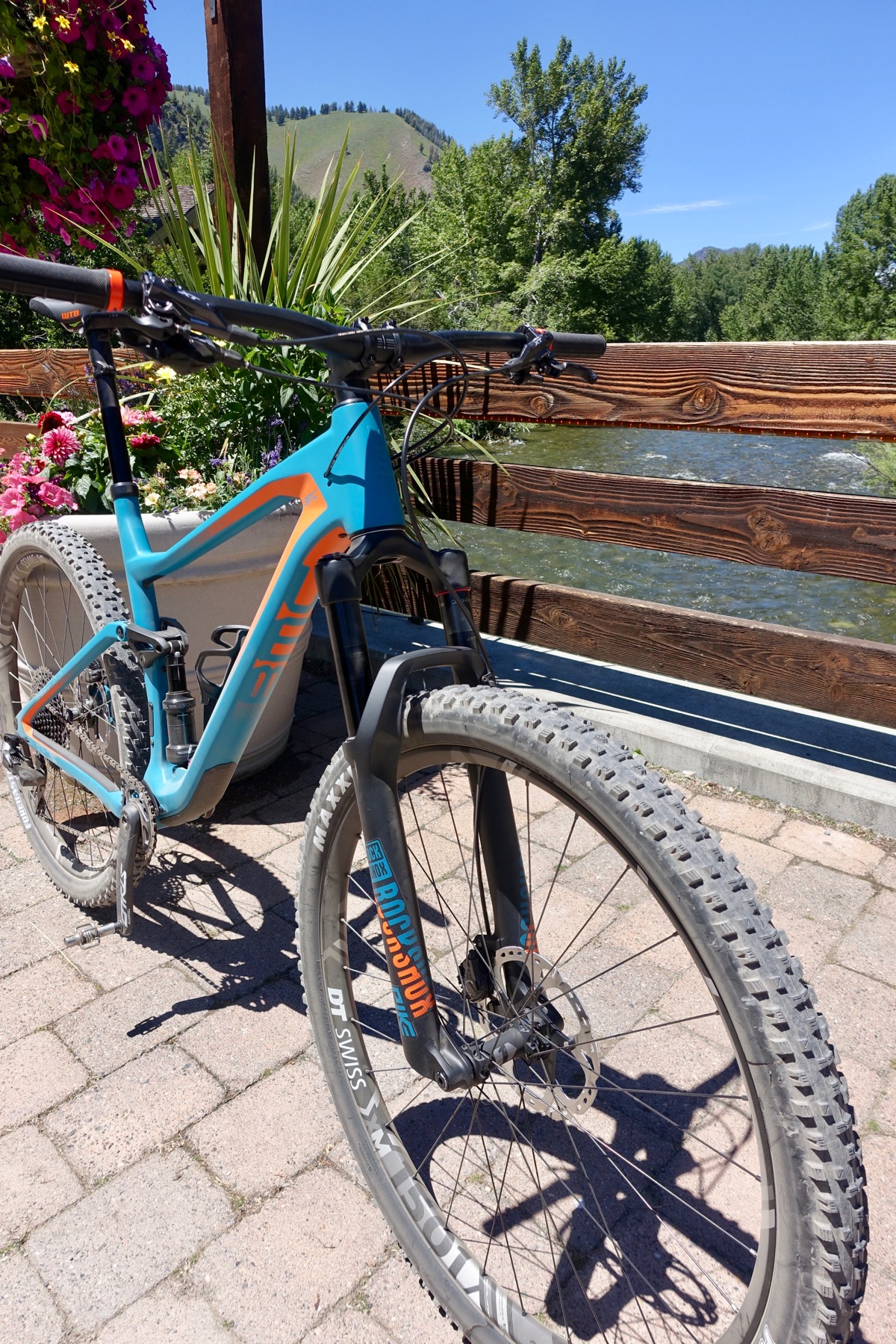 2019 BMC Speedfox First Ride Review: A Single Remote Controls Both ...