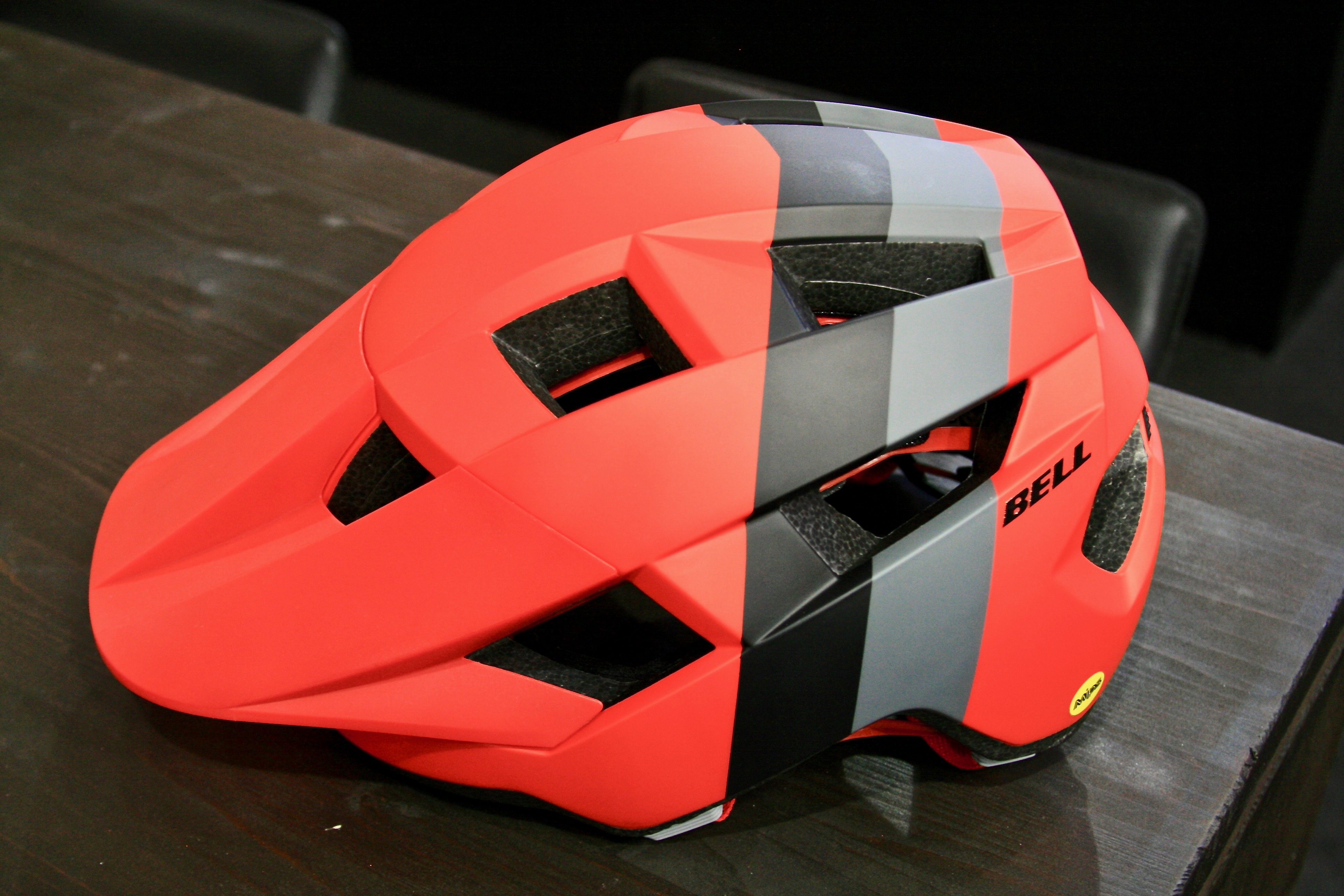 Bell Shows More Affordable Full-face, Half-shell Helmets at Eurobike ...
