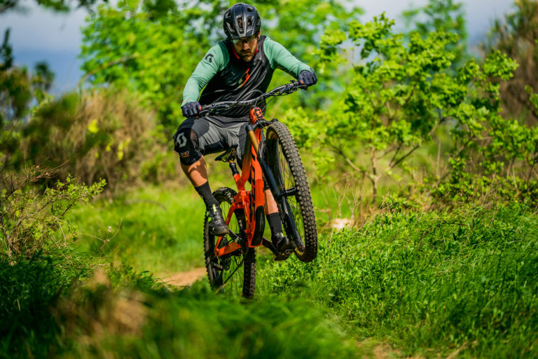 Updated Scott Ransom Enduro Bike Has a Shock That Can Be Adjusted From ...