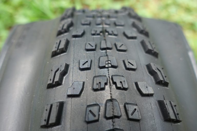Maxxis Rekon and Rekon Race Tires Compared - Singletracks Mountain Bike ...