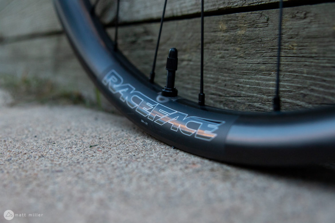 Review: Race Face Next R31 Carbon Trail/Enduro MTB Wheels ...