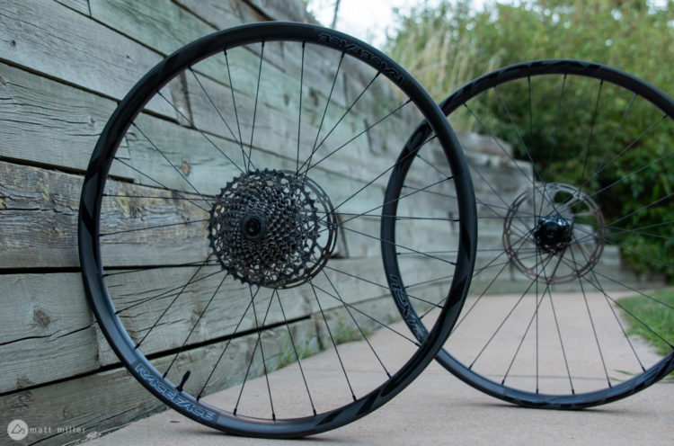 Review: Race Face Next R31 Carbon Trail/Enduro MTB Wheels ...