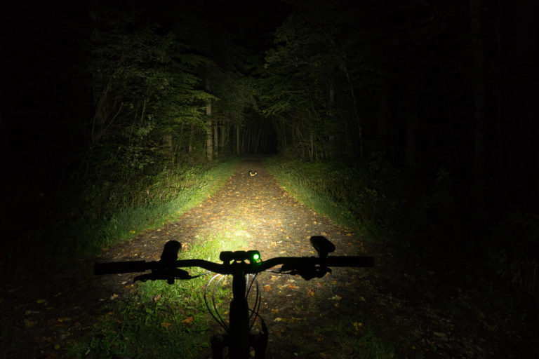 Bright Mountain Bike Light Throwdown: From 1600 Lumens to More Than ...