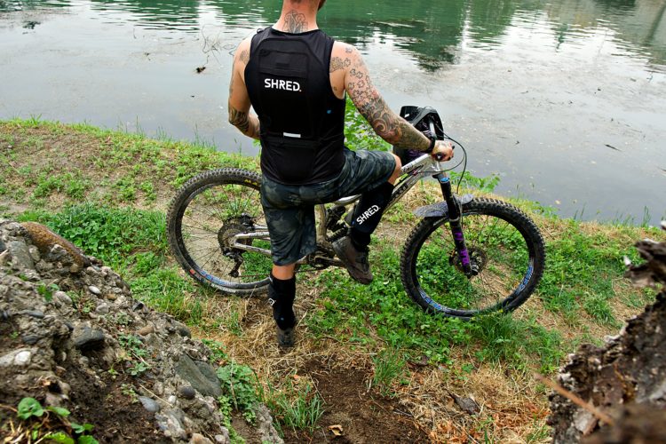 SHRED. Flexi Back Protector Covers Your Spine and Has Space for Gear ...