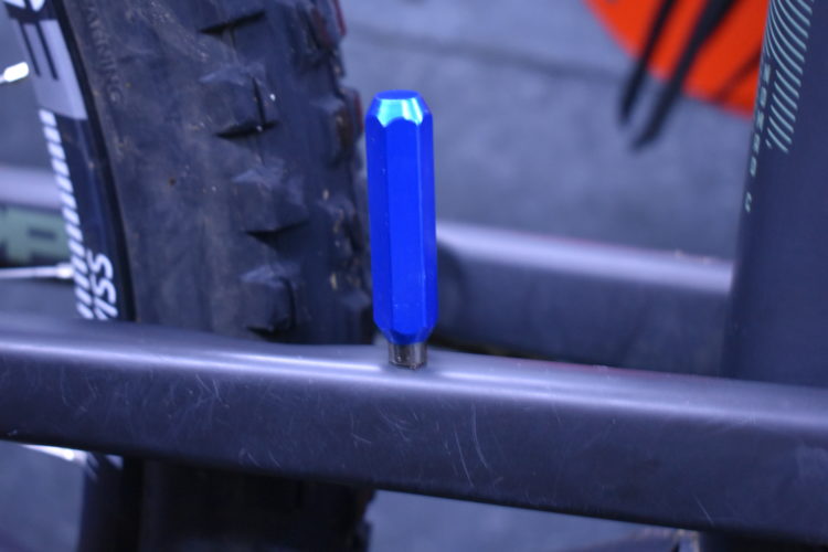 Internal Cable Routing Tips for Mountain Bikes - Singletracks Mountain ...