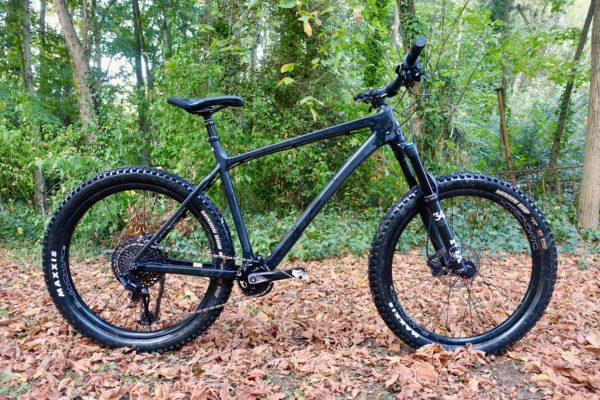 The Diamondback Sync'r Carbon 27.5+ is a Rugged, Hardcore Hardtail ...