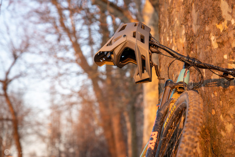 The iXS Trigger FF Full Face Mountain Bike Helmet is Wicked Light and ...