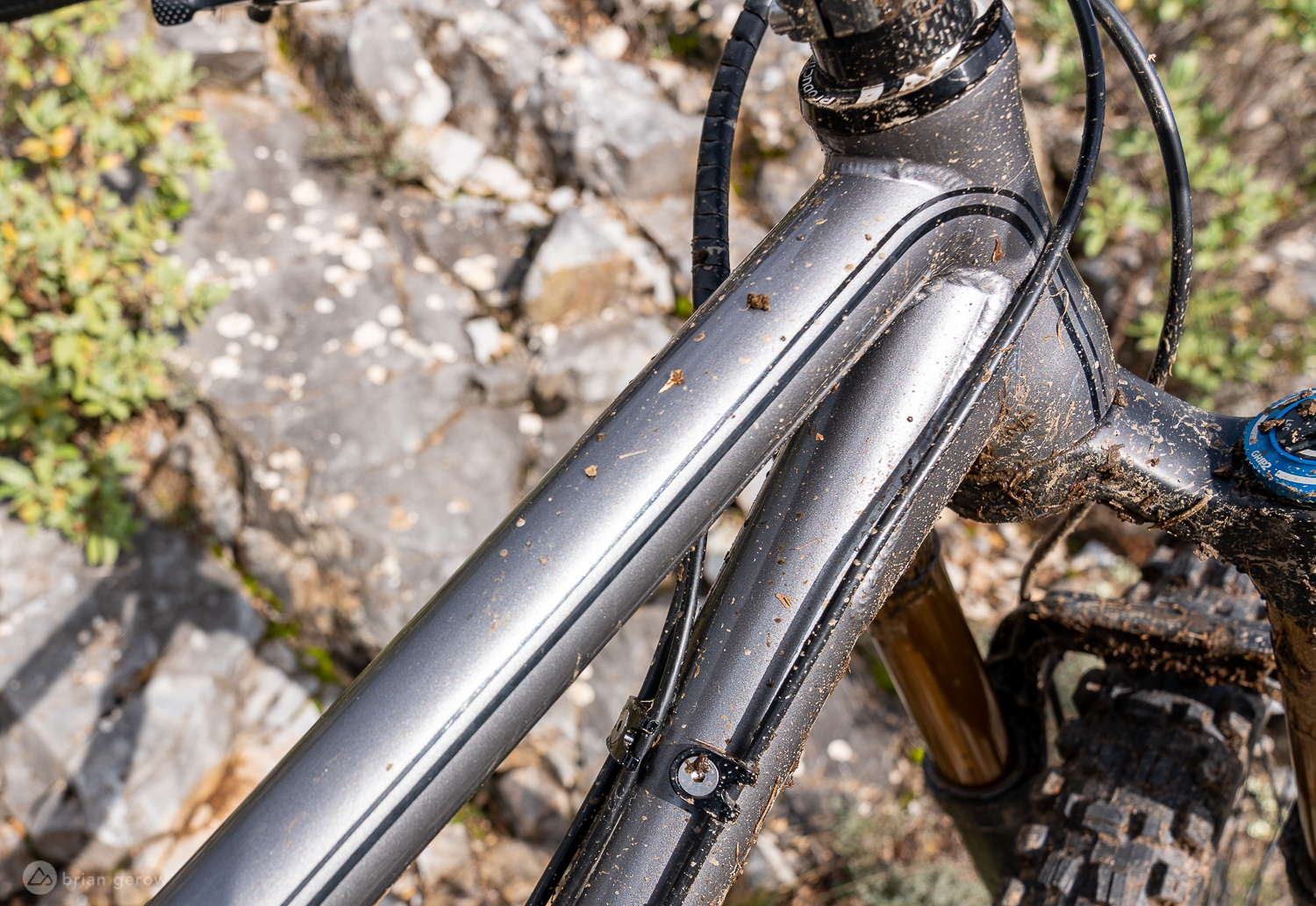 The Production Privee Shan N°5 is a Unique Steel Full Suspension ...