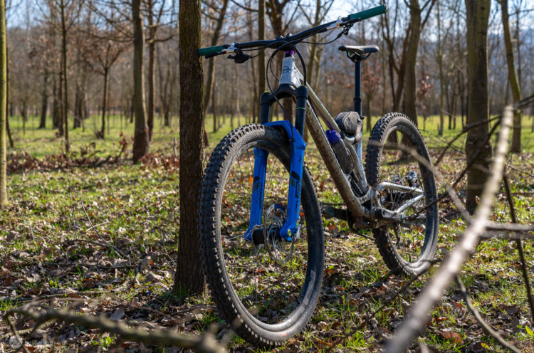 The Diamond D1 Fork From DVO Promises Generous Suspension and Customer ...