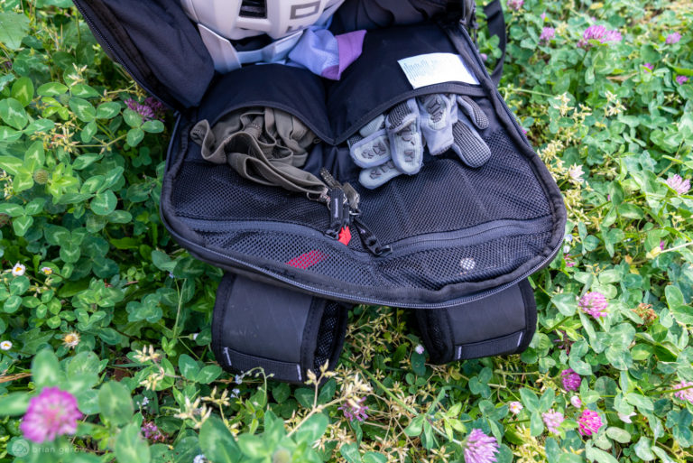 Fit it All in The Fox Transition Duffle Bag [Review] - Singletracks ...