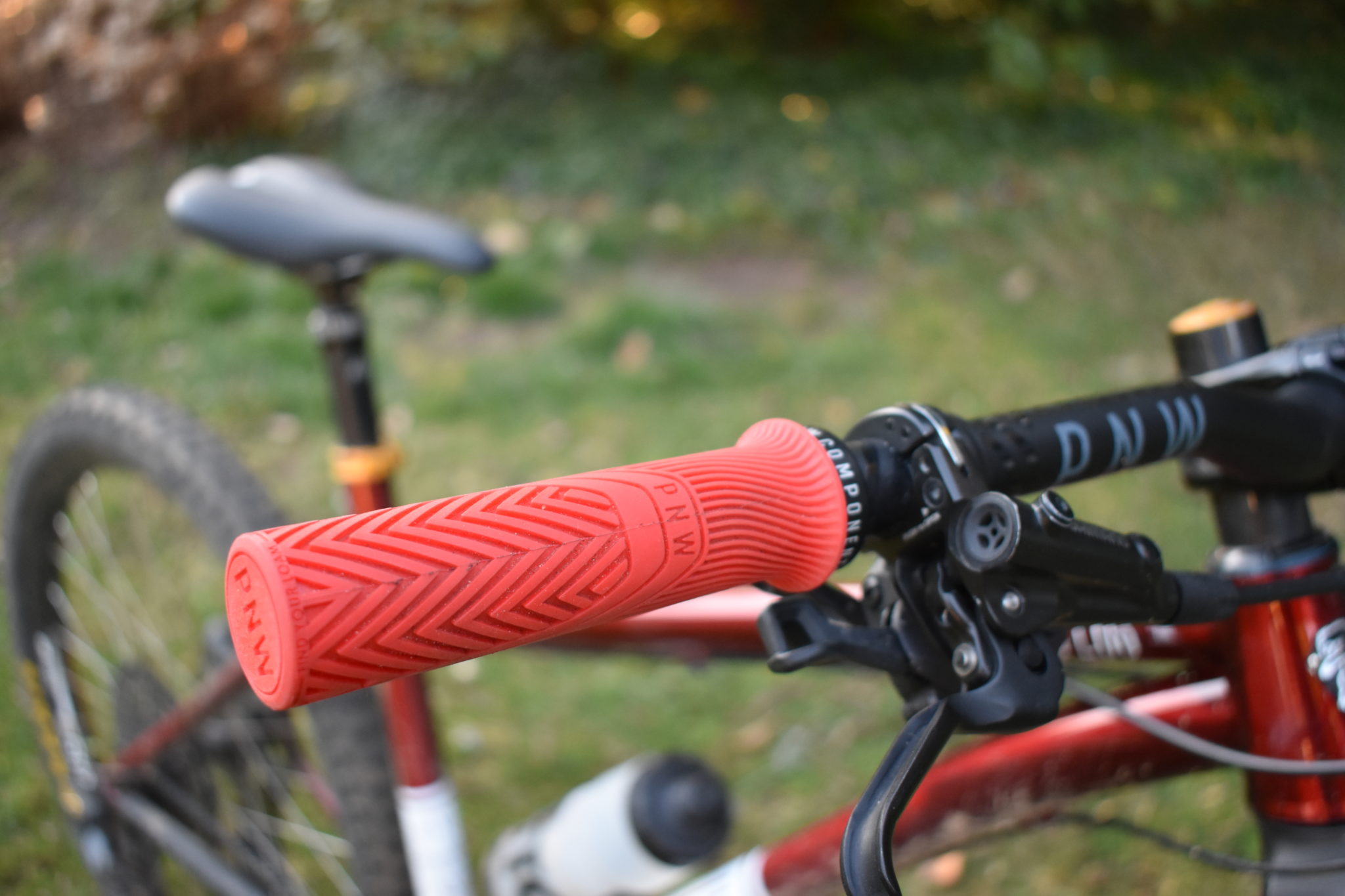 PNW Range Handlebar and Stem, Plus Loam Grips [Review] - Singletracks ...