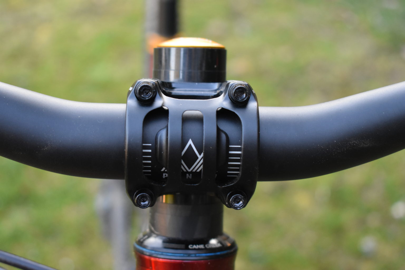 PNW Range Handlebar and Stem, Plus Loam Grips [Review] - Singletracks ...