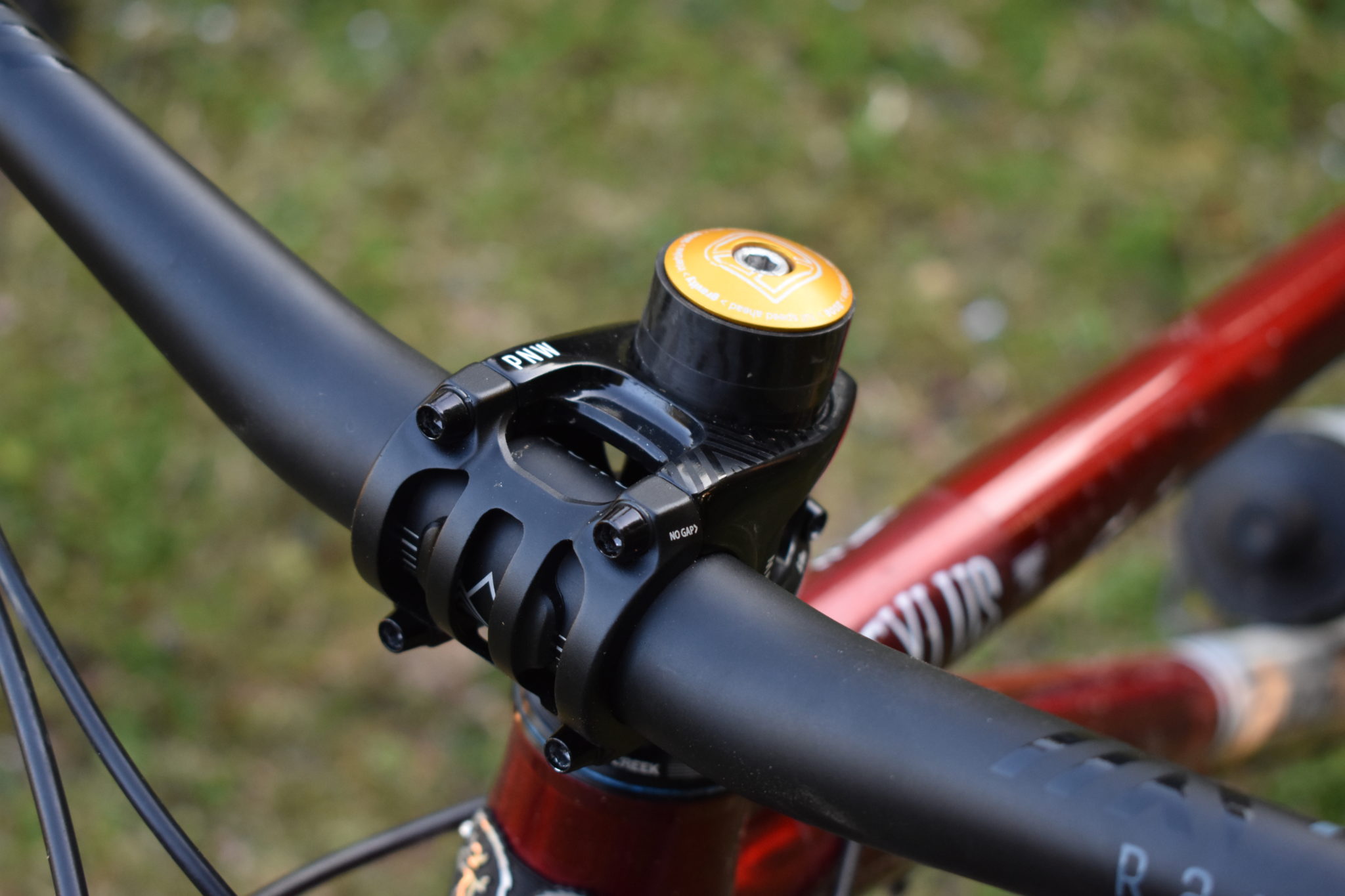 PNW Range Handlebar and Stem, Plus Loam Grips [Review] - Singletracks ...