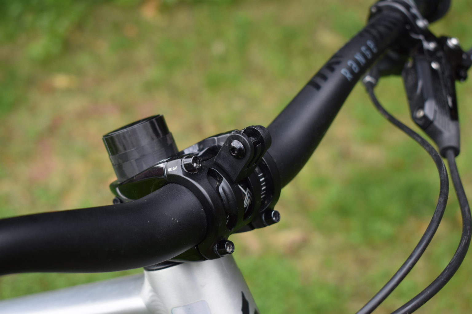 PNW Range Handlebar and Stem, Plus Loam Grips [Review] - Singletracks ...