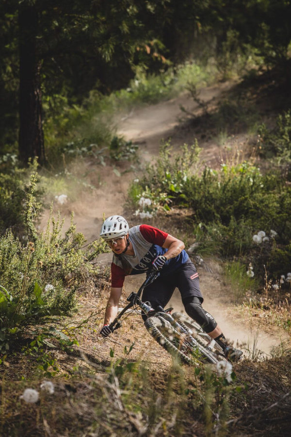 How to Corner on your Mountain Bike: Cornering Tips From 20 World ...