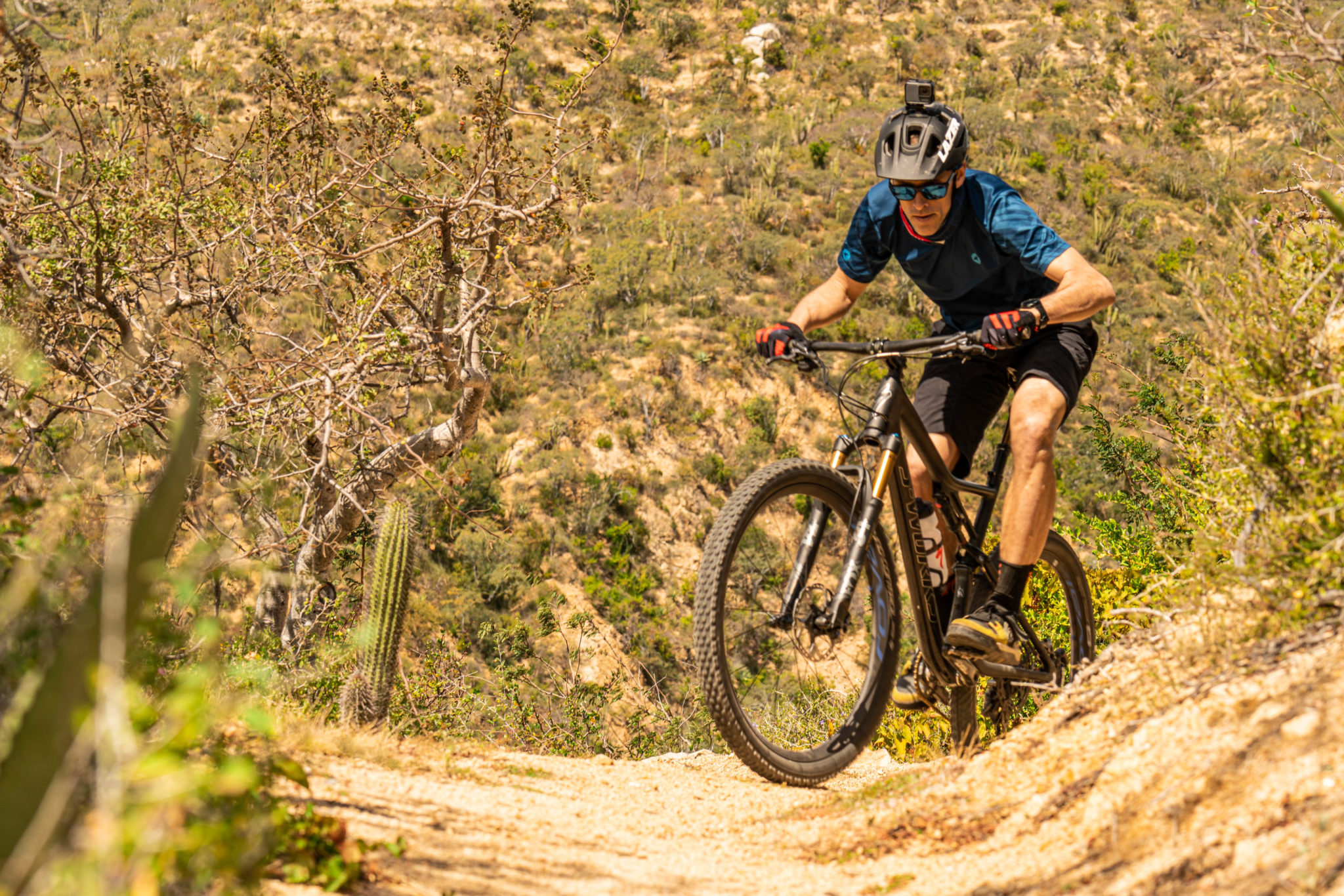 New Roval Control SL Cross-Country Wheels Drop Weight, Tame Pinch Flats ...