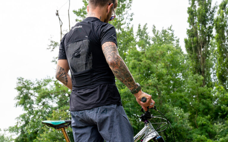 5 Mountain Bike Chest and Back Protectors for Gravity to Trail Riders ...