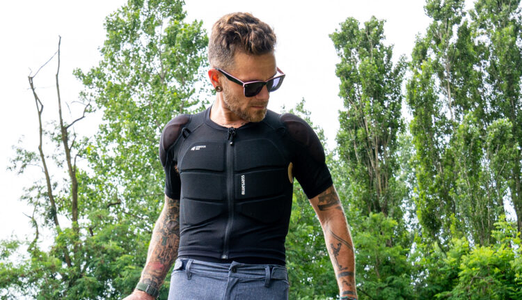 5 Mountain Bike Chest and Back Protectors for Gravity to Trail Riders ...