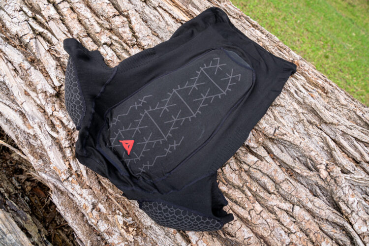 5 Mountain Bike Chest and Back Protectors for Gravity to Trail Riders ...