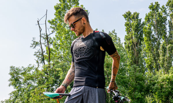 5 Mountain Bike Chest and Back Protectors for Gravity to Trail Riders ...