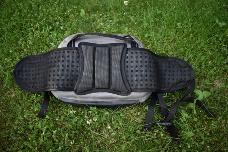 10 of the Best Hip Packs, According to Our MTB Testers - Singletracks ...