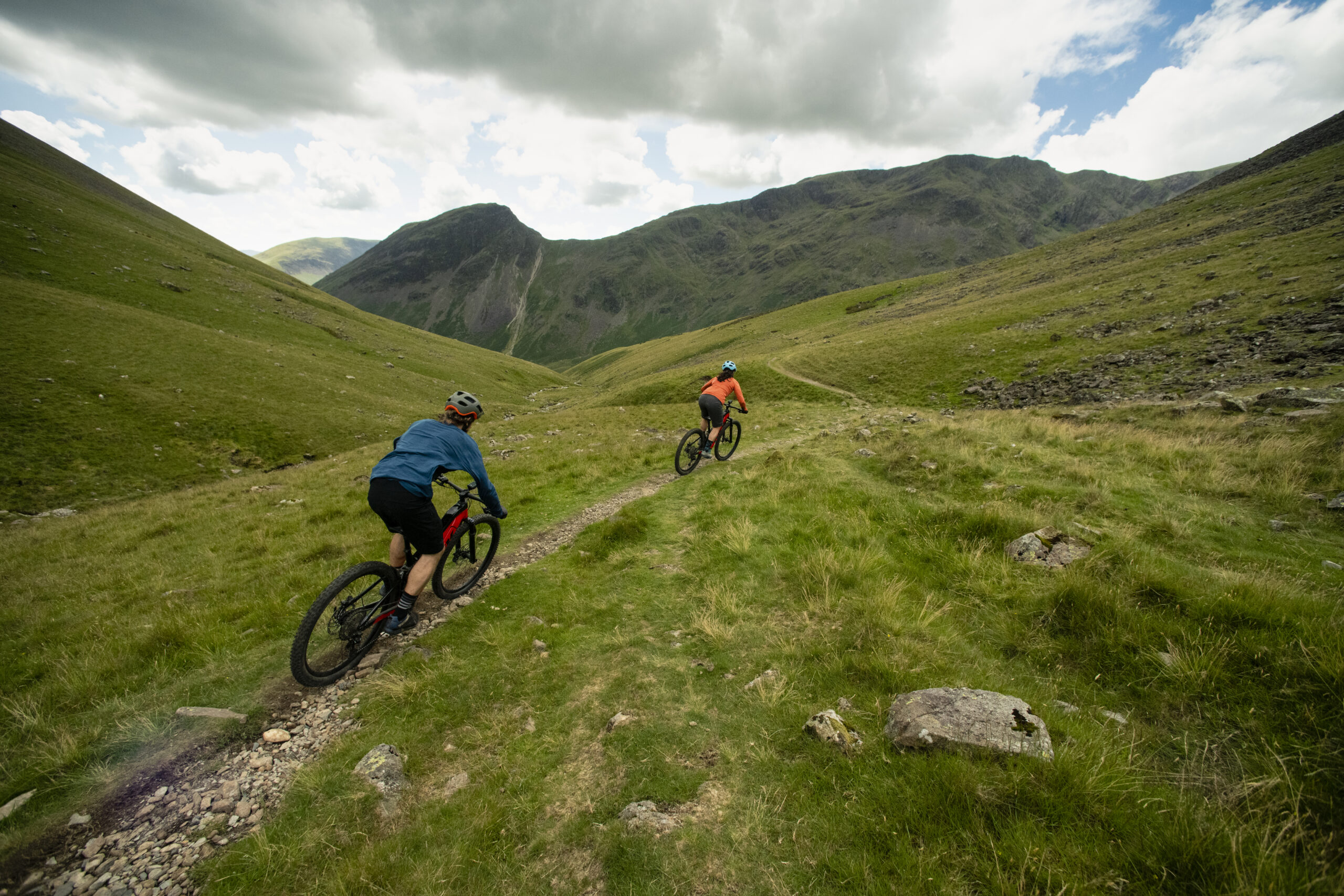 Trek Updates Powerfly Line of Full Suspension, Electric Mountain Bikes ...
