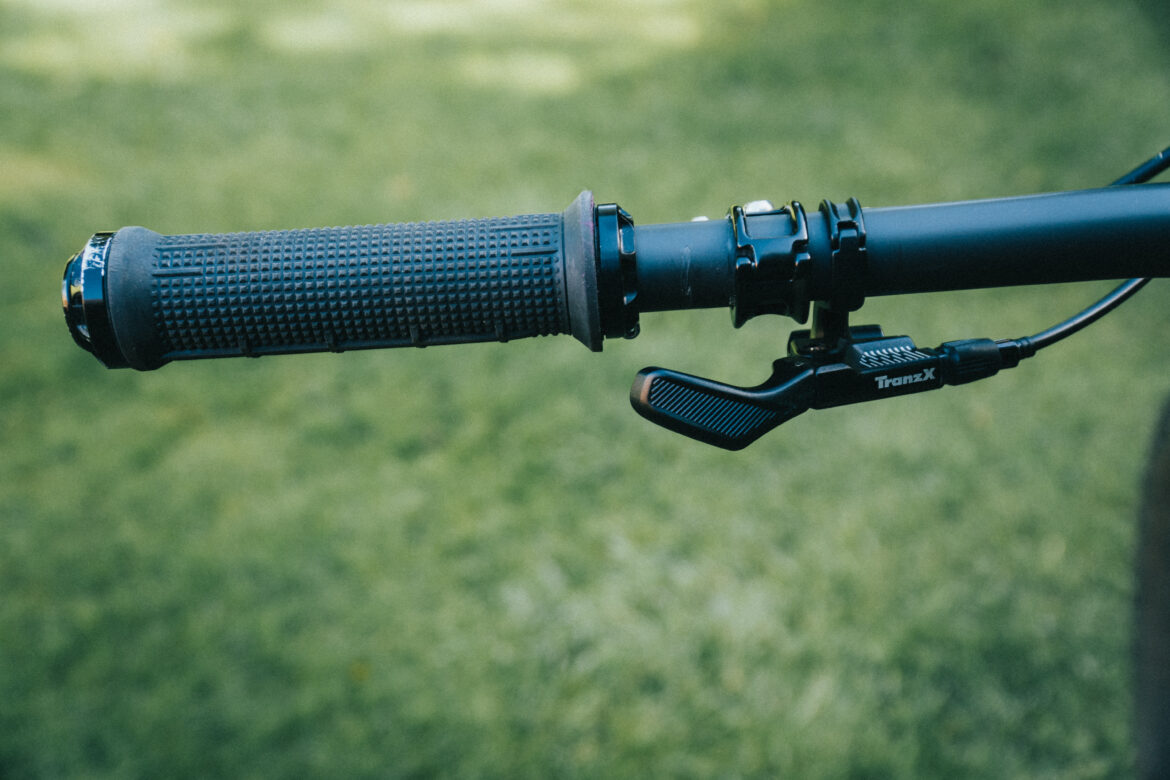 Comparing TranzX Dropper Posts: TranzX Kitsuma Air vs TranzX Skyline ...