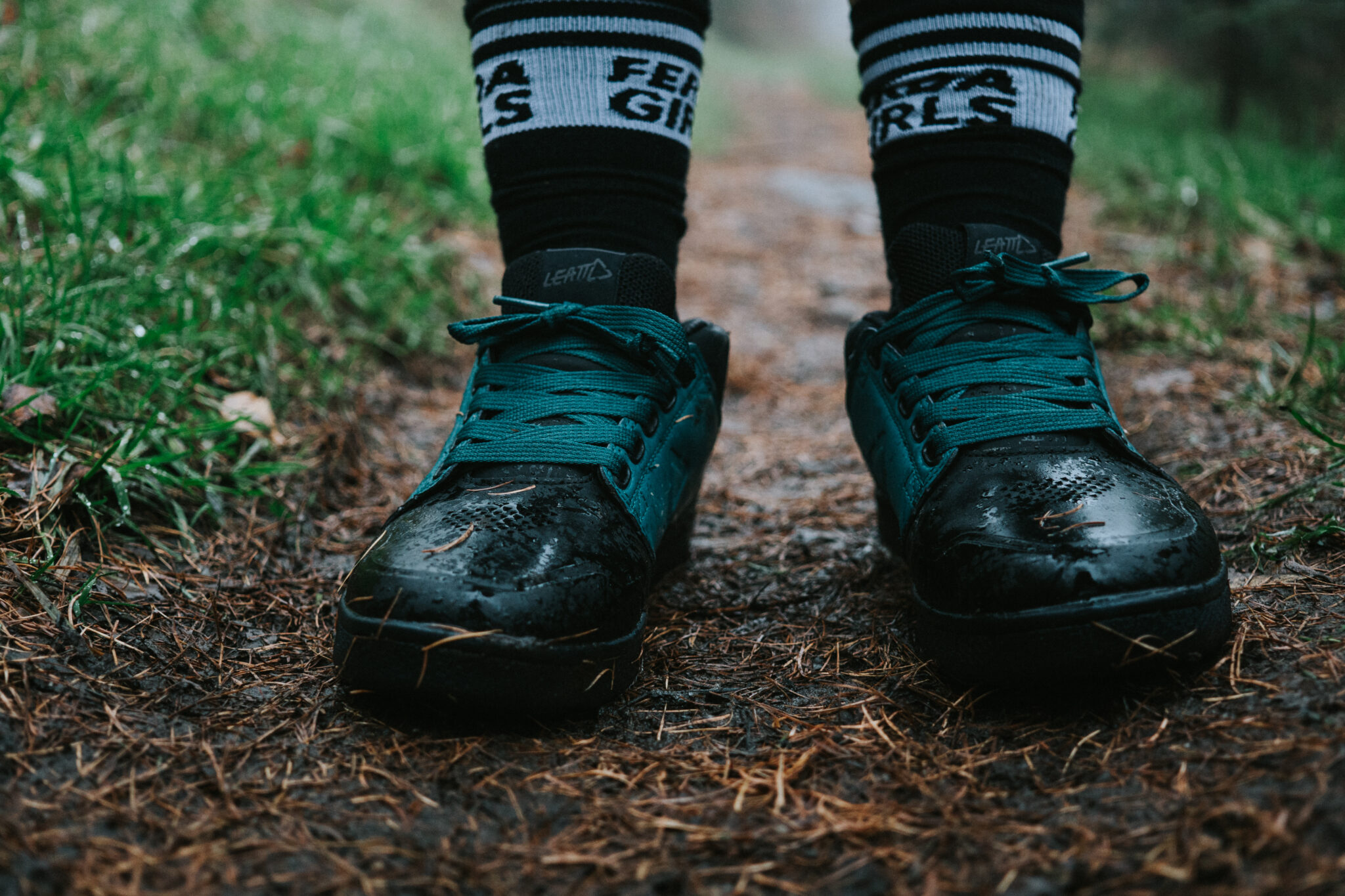 Leatt 3.0 Flat Pedal Shoes Protect Feet and Provide Decent Grip [Review ...