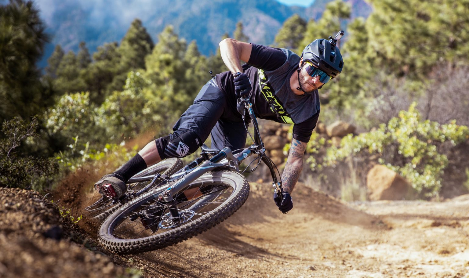 Tiny Action Camera: New Insta360 GO 2 Weighs 27g at the Size of Your ...