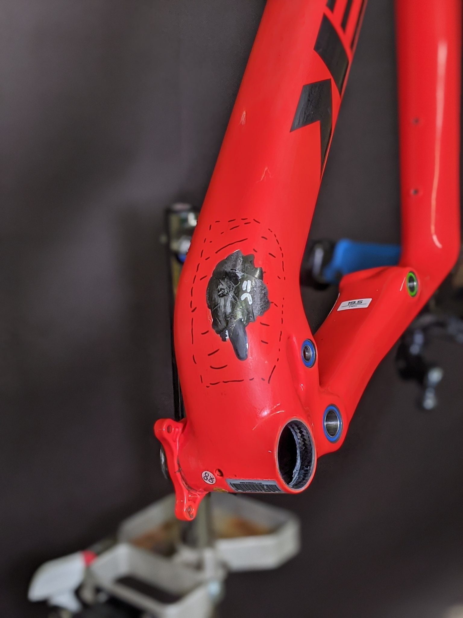 How Do Carbon Mountain Bike Frames Break? Shawn Small of Ruckus ...