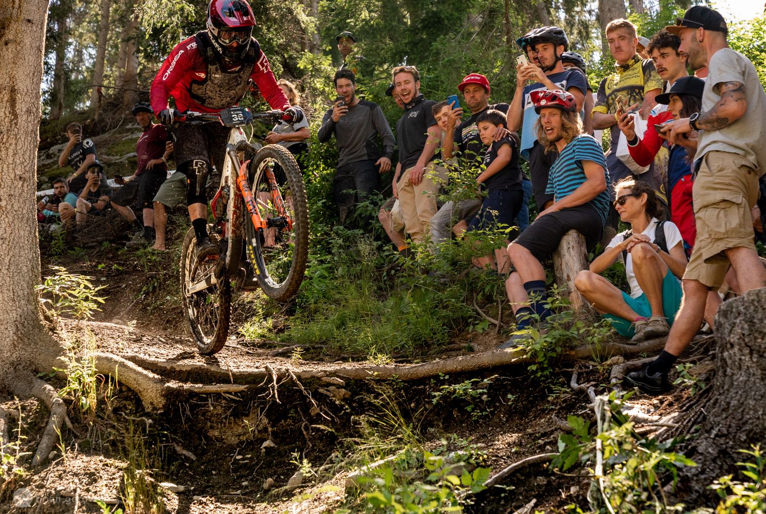Enduro World Series Photos: Harnden and Rude Win Round 4 in La Thuile ...