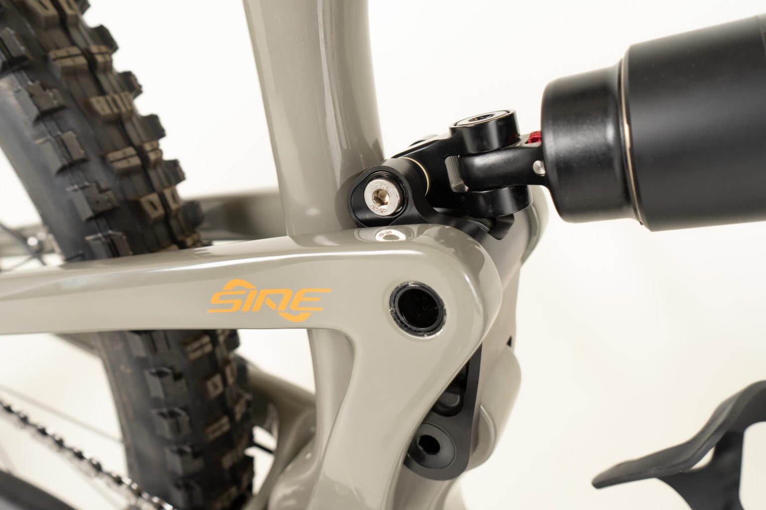 Alchemy Bikes Adds a Titanium Hardtail to the Lineup and a Flip Chip ...