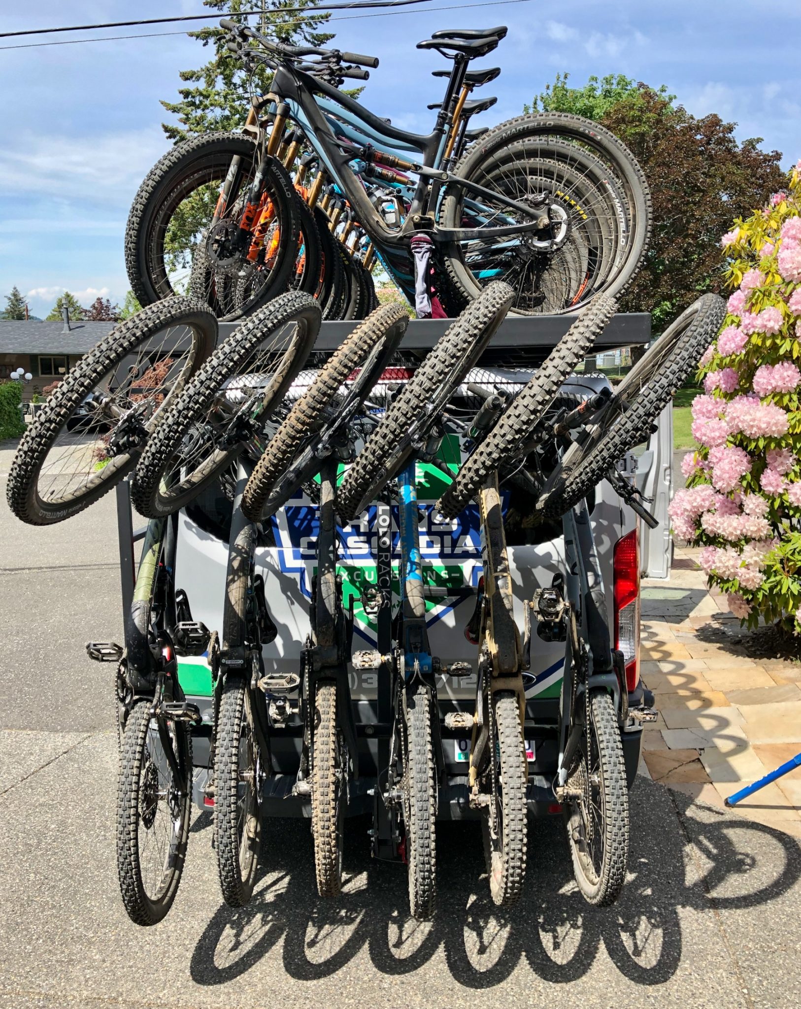 On Trend: 5- and 6-Bike Vertical Transport Racks for Big Group Rides ...