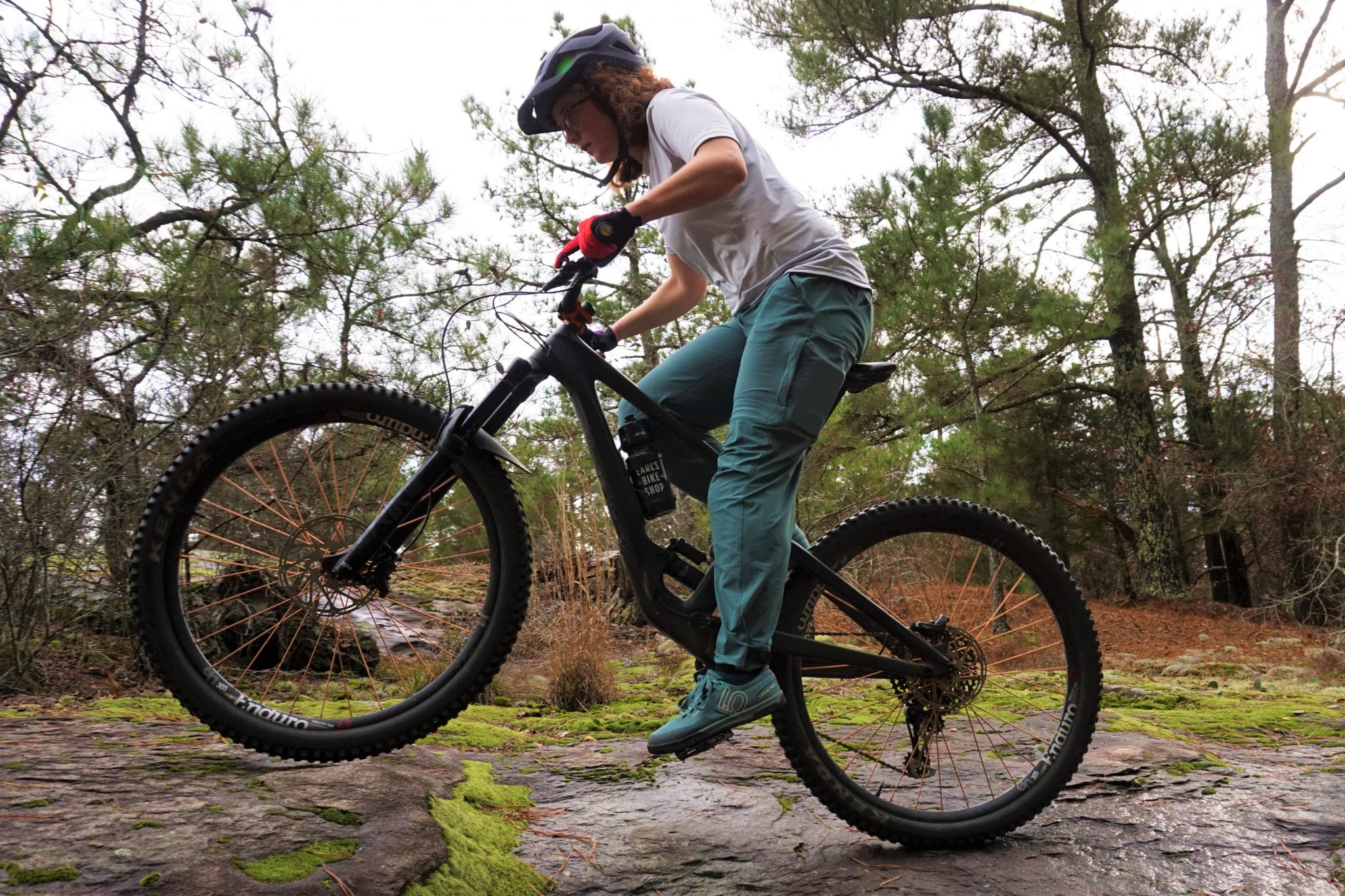 How to Go from Clipless to Flat Pedals for Mountain Biking ...