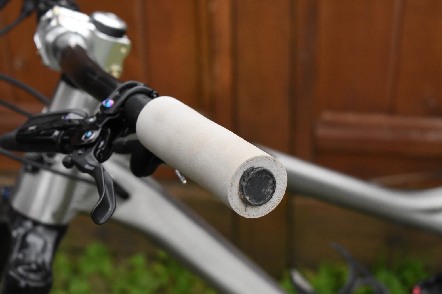 The best mountain bike grips, according to our editors and readers ...