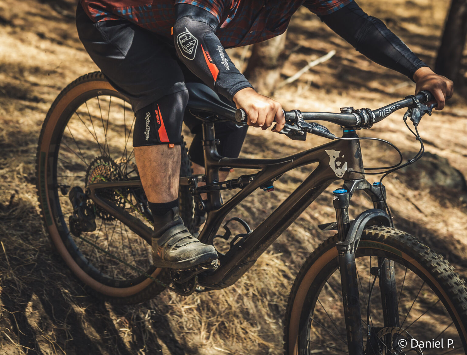 4 MTB Knee Pads, From Minimal to Full-On, Summer Tested - Singletracks ...
