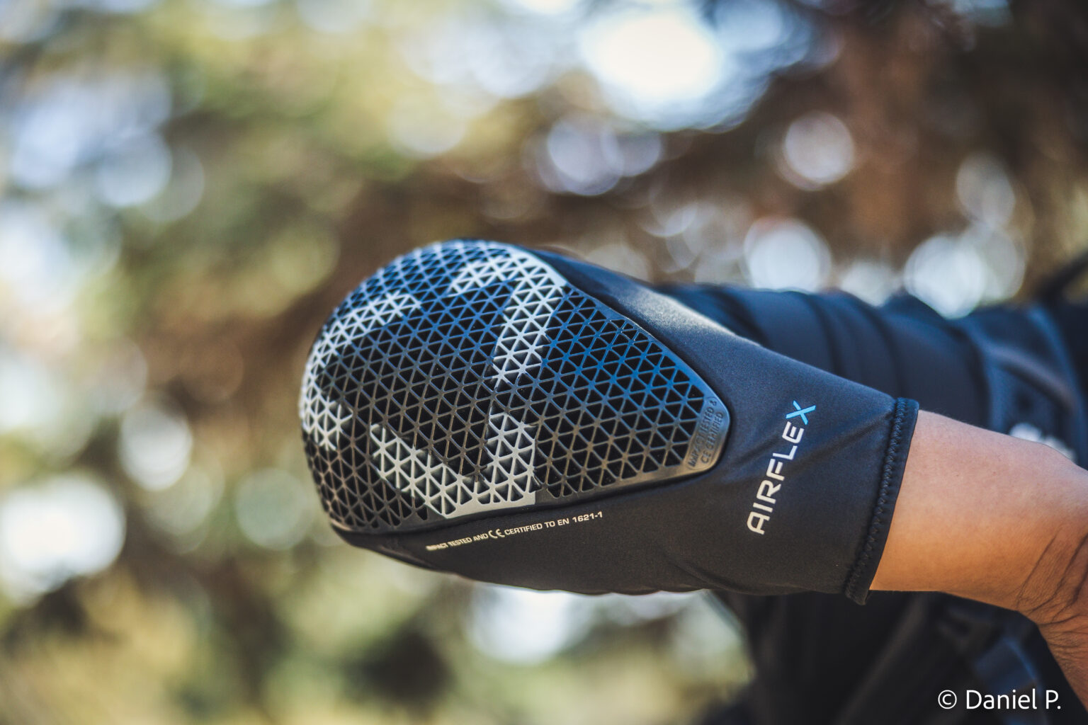 5 Mountain Bike Elbow Pads, Trail Tested - Singletracks Mountain Bike News