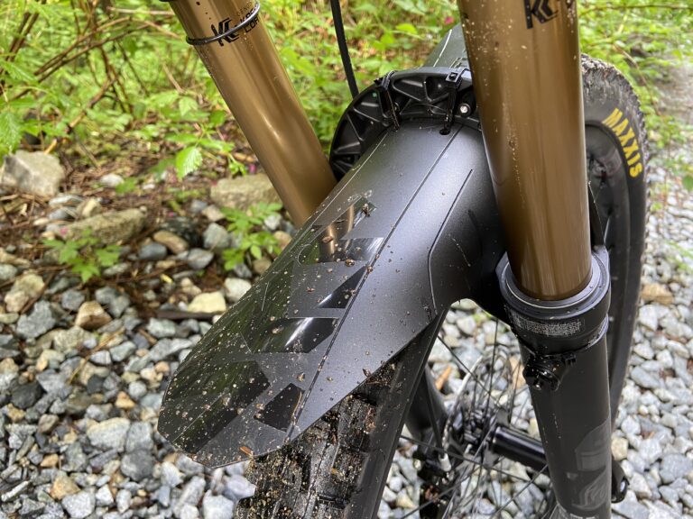 7 MTB Front Fenders Tested for Fall, From Minimal to Full-on ...