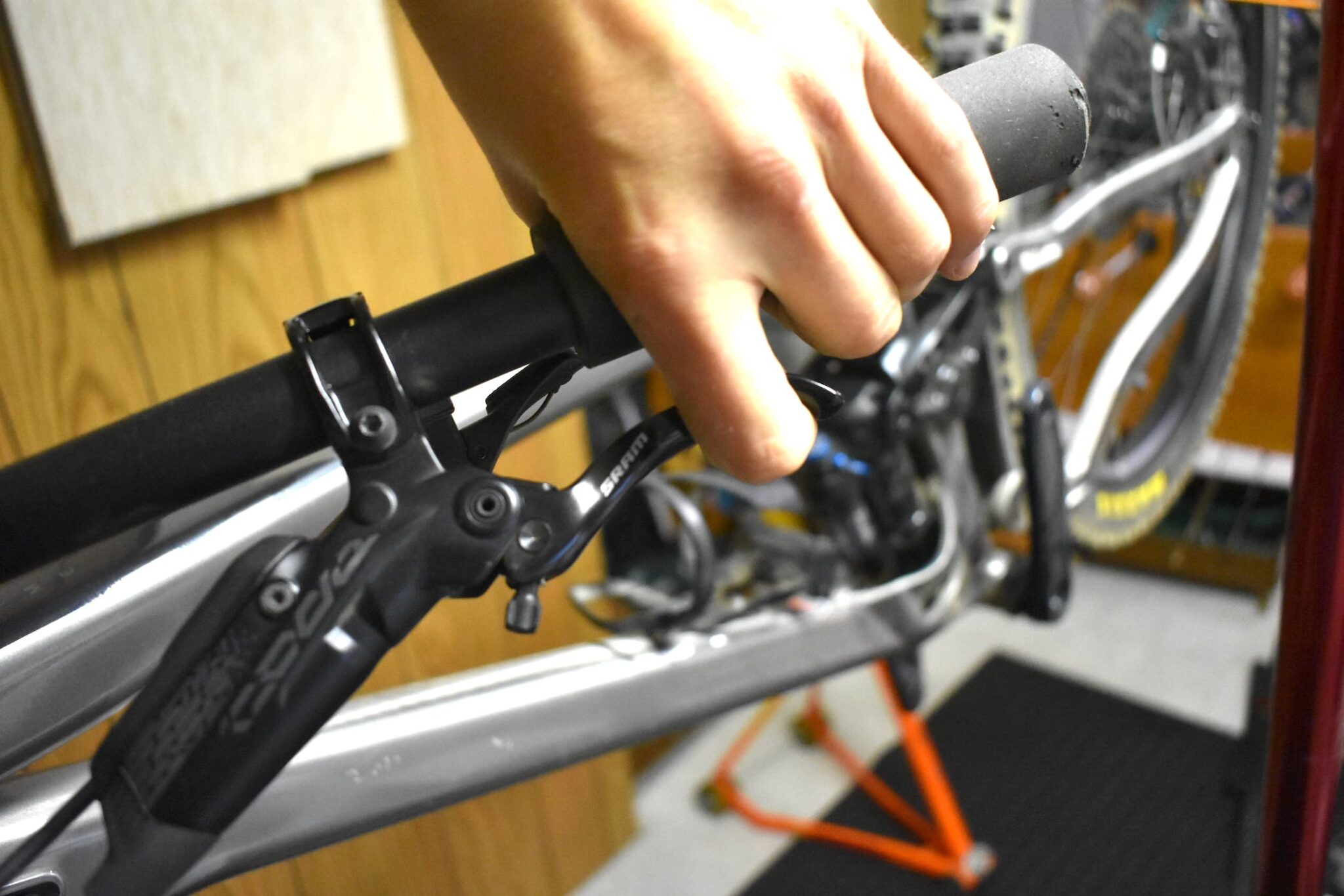 How to Adjust Disc Brakes on your Bike [Repair Tips] - Singletracks ...
