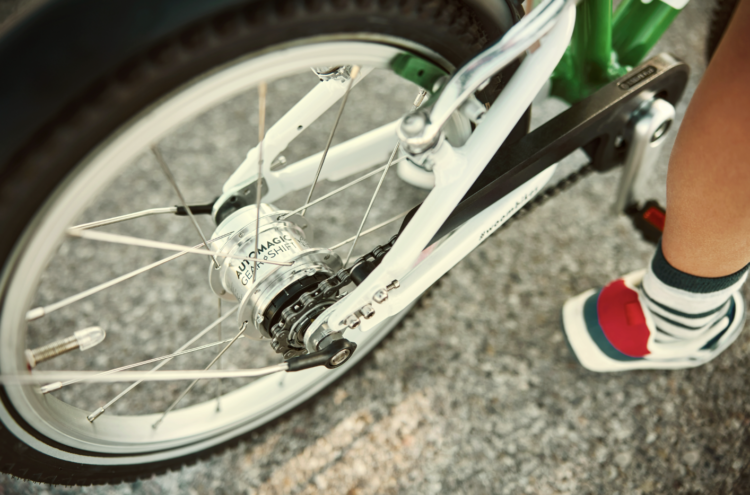 This Kids' Bike has Automatic Shifting - Singletracks Mountain Bike News
