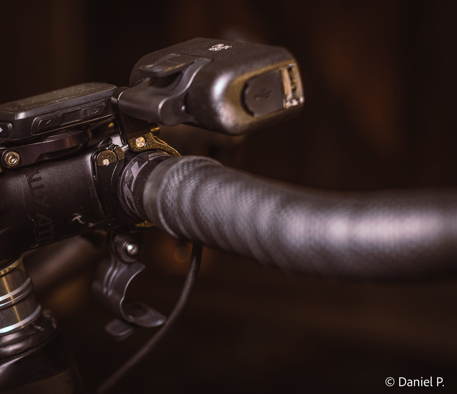 Specialized Flux 1250 Bike Light Includes a Variety of Mounts [Review ...