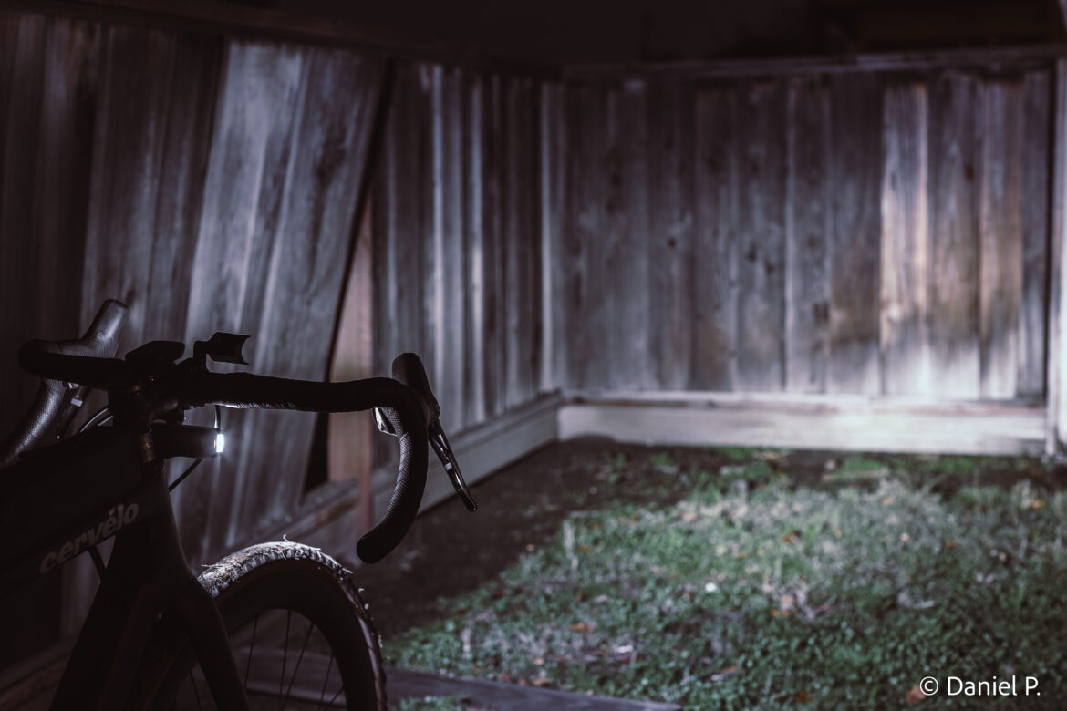 Specialized Flux 1250 Bike Light Includes a Variety of Mounts [Review ...
