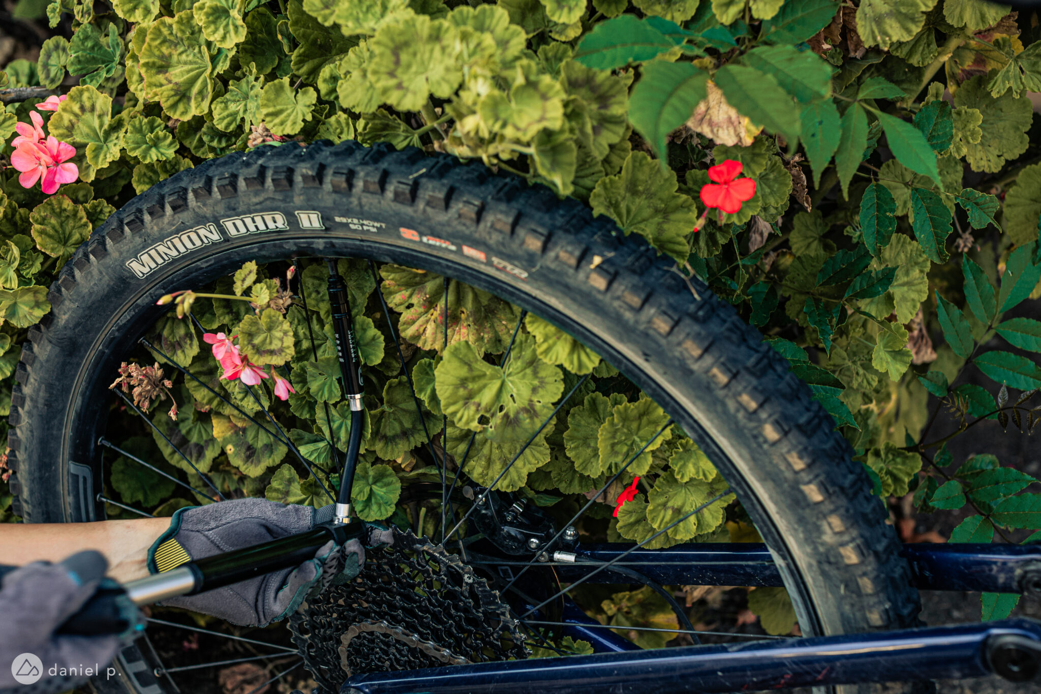 6 Mini Bike Pumps for MTB and Gravel, Tested - Singletracks Mountain ...