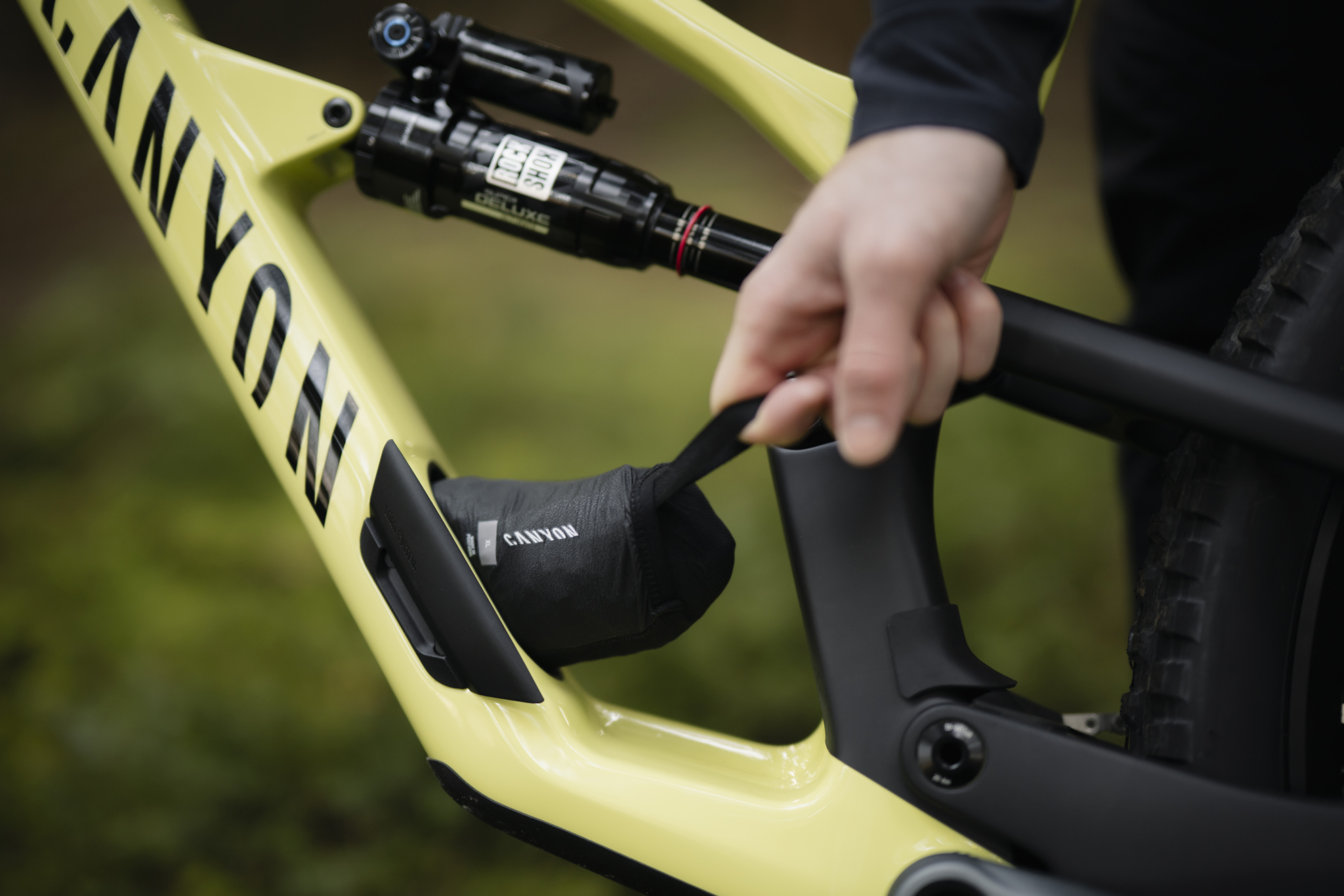 Canyon Spectral CF Gets Less Travel, More Features - Singletracks ...