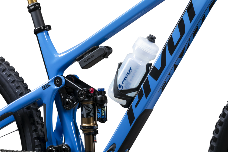 The New Pivot Switchblade V3 Rockets Ahead at a Flick of the Pedals ...