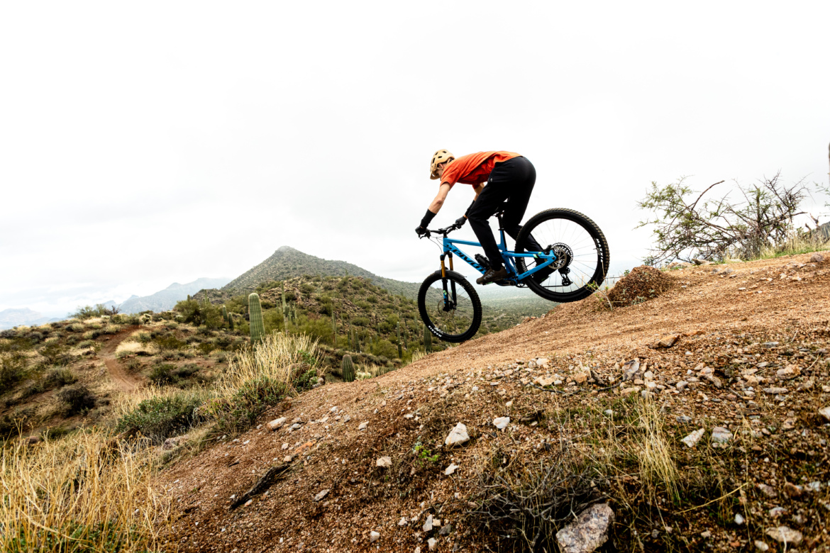 The New Pivot Switchblade V3 Rockets Ahead at a Flick of the Pedals ...