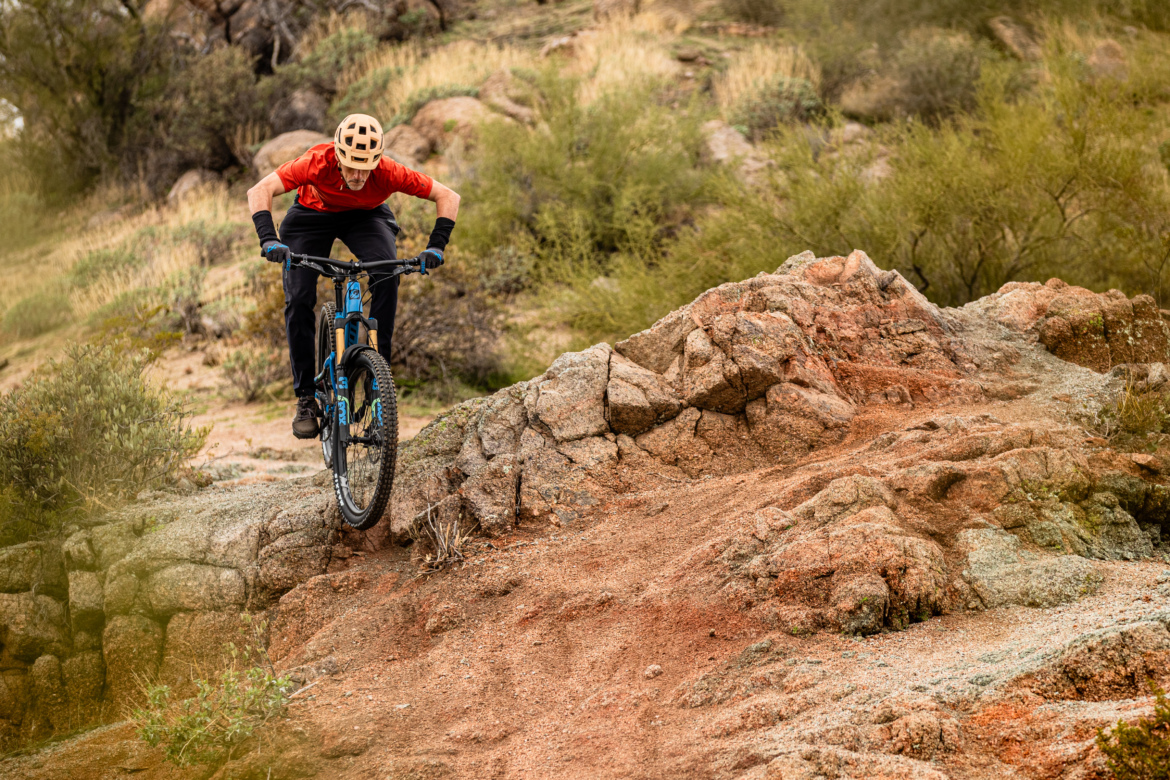 The New Pivot Switchblade V3 Rockets Ahead at a Flick of the Pedals ...