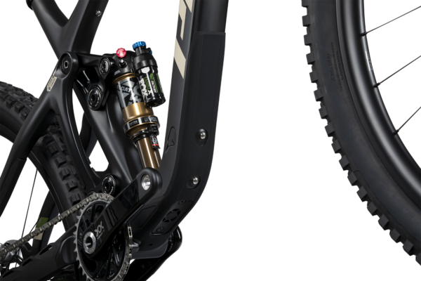 The New Pivot Switchblade V3 Rockets Ahead at a Flick of the Pedals ...